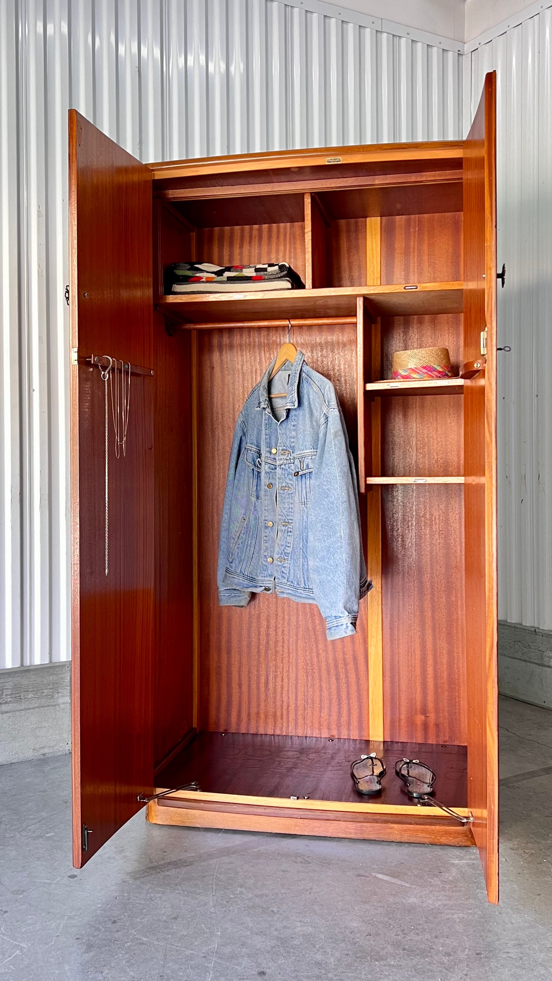 Austinsuite armoire store